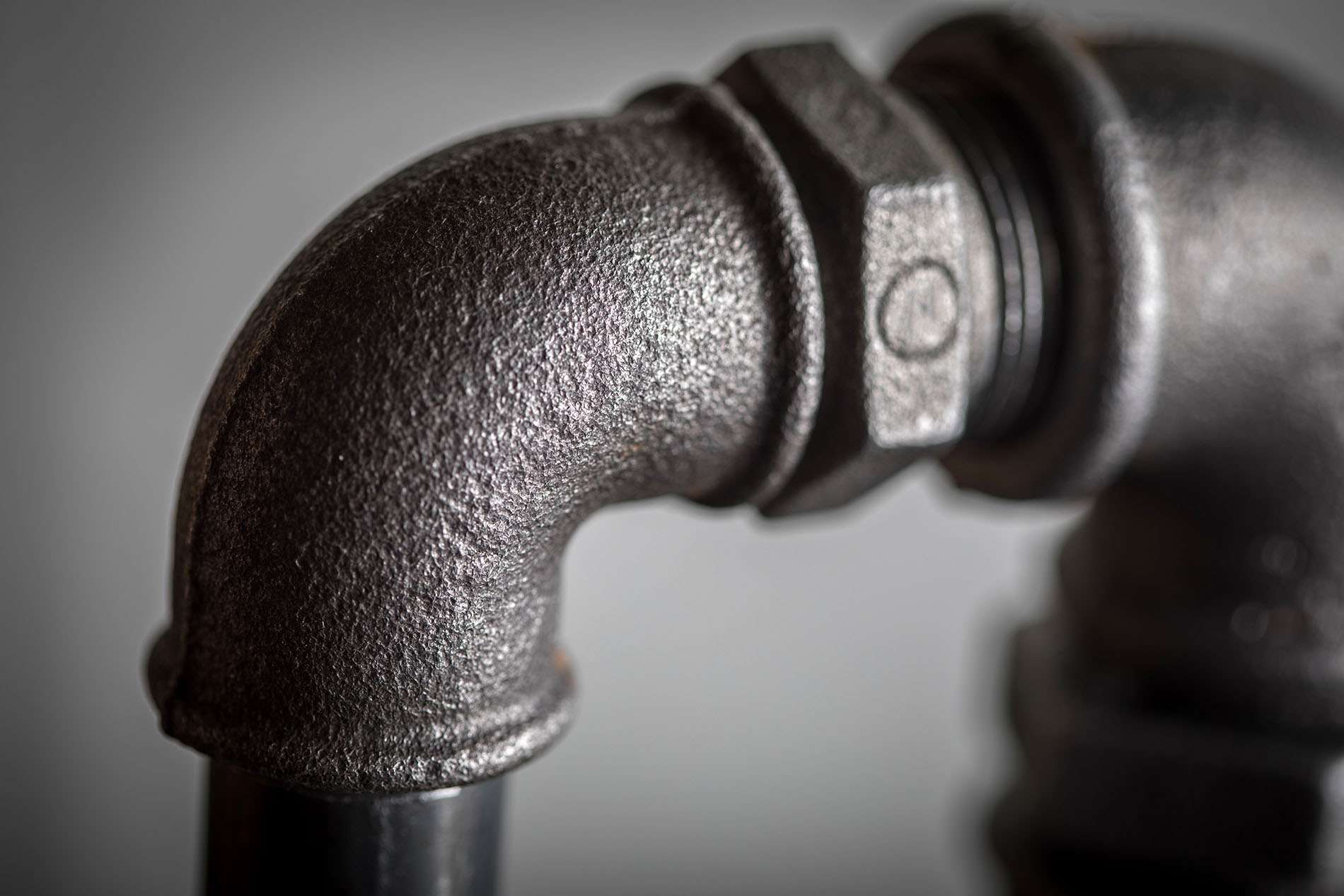 Best Practices for Effectively Descaling Cast Iron Pipes - Drain Express